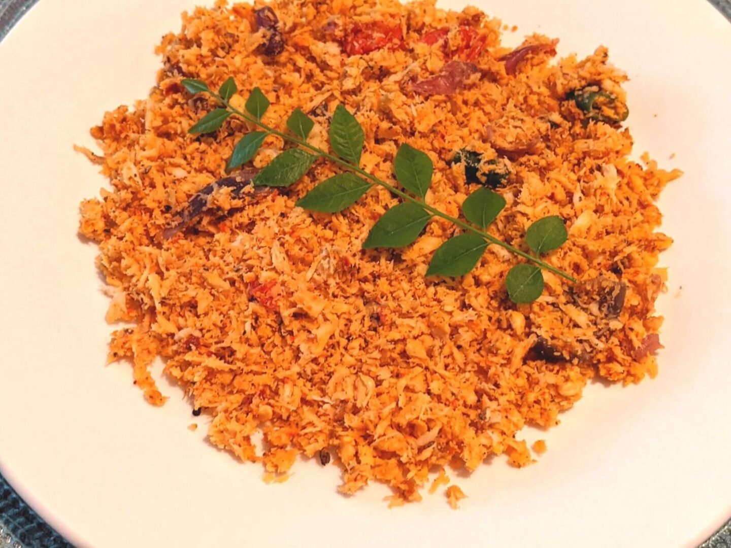 The Best Sri Lankan Coconut (Pol) Sambol Recipe - EASY PEASY CURRY