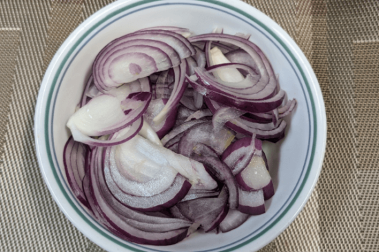 Seeni Sambol Recipe (Sri Lankan) - EASY PEASY CURRY